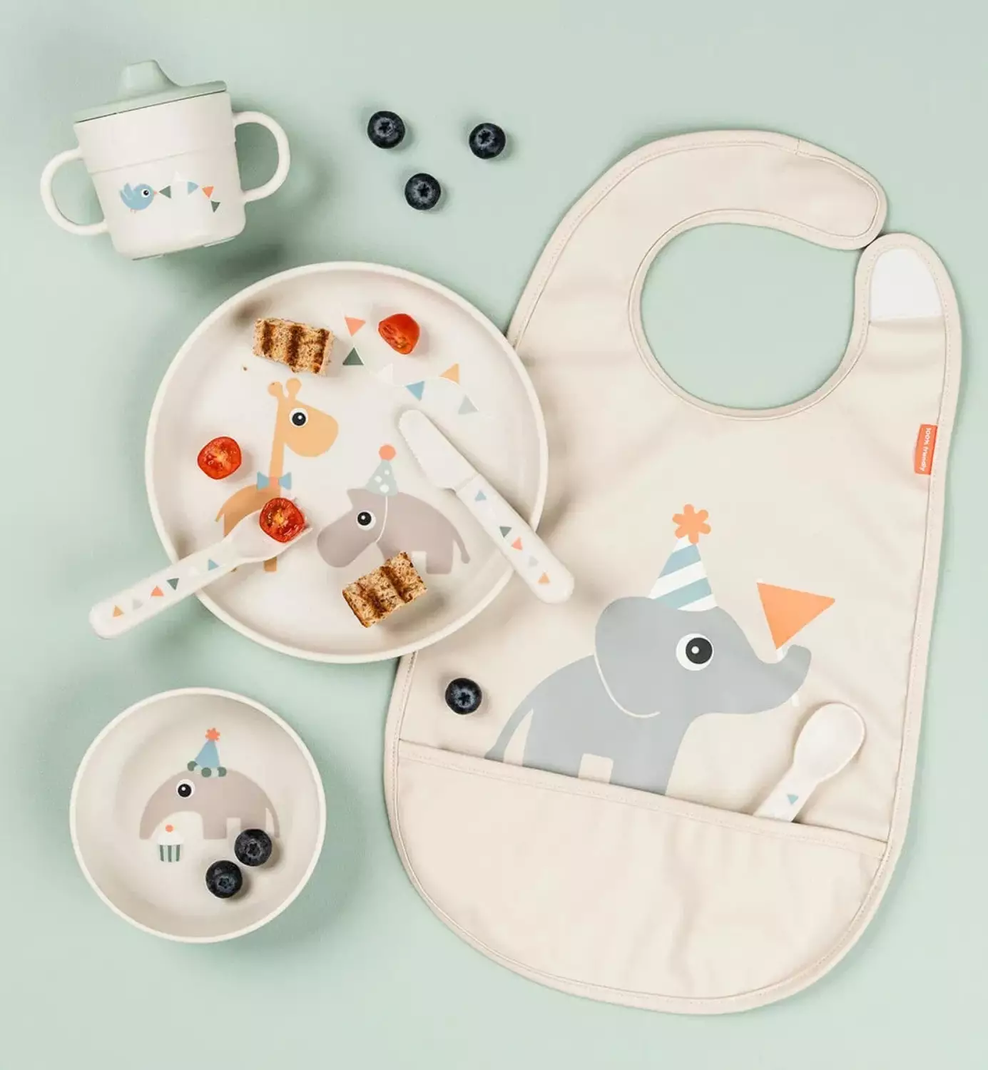 Done by Deer Taskullinen ruokalappu tarrakiinnityksellä Celebration ...